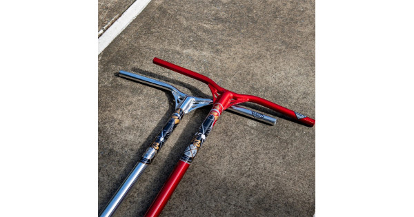 Blunt Reaper V2 bar 650x580mm red scooter bar